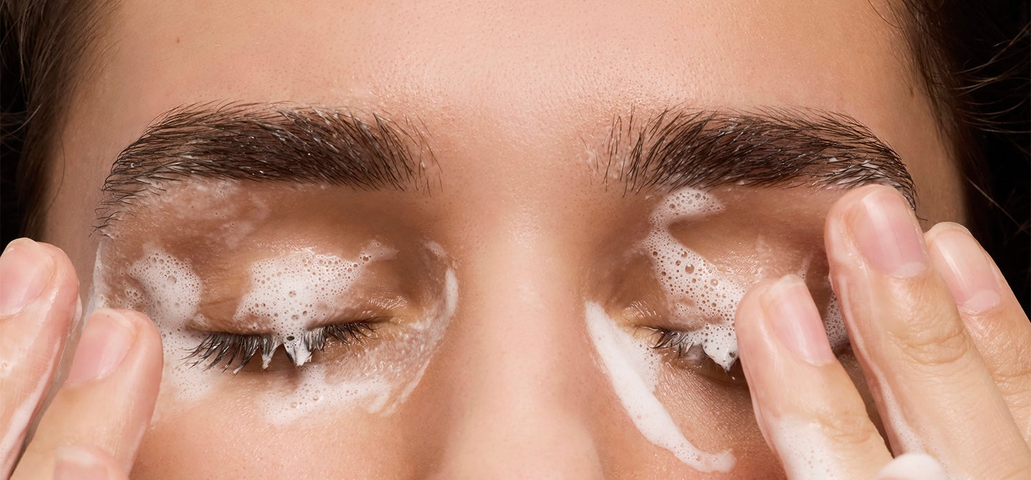 Why do we need to cleanse the eyelids and lashes? – Daily Practice